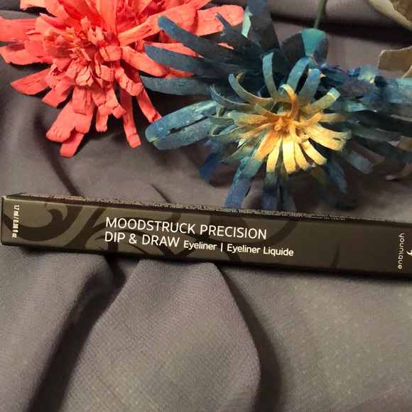 Younique | Makeup | New In The Box Younique Precision Dip Draw Eyeliner ...